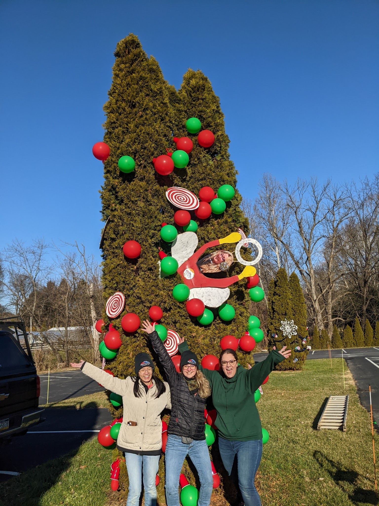 Tree Decorating Contest - Meals on Wheels of Lancaster