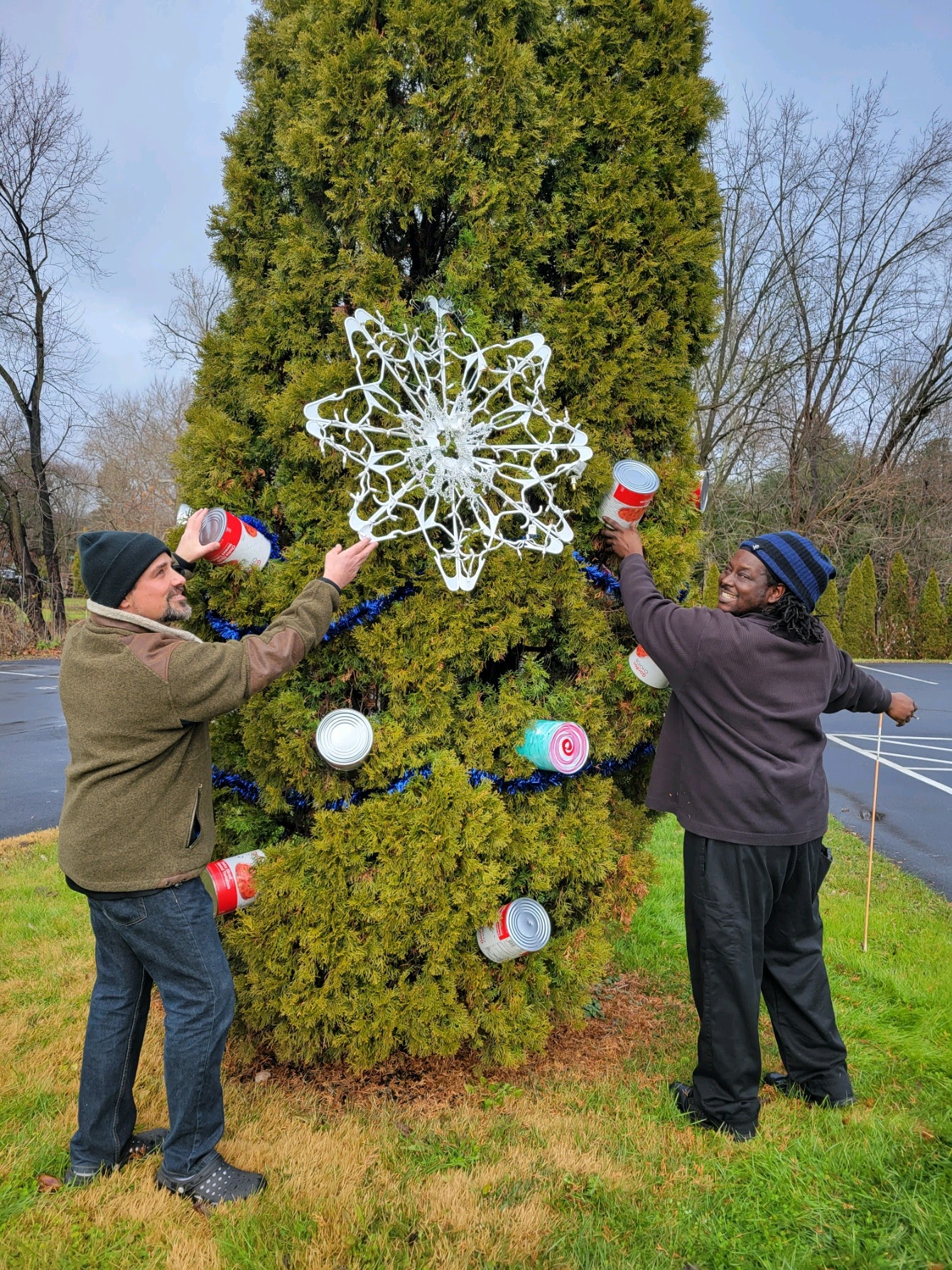 Tree Decorating Contest - Meals on Wheels of Lancaster